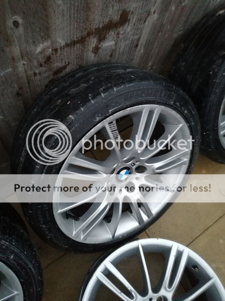 Bmw 18' genuine mv3 alloys with tyres £100